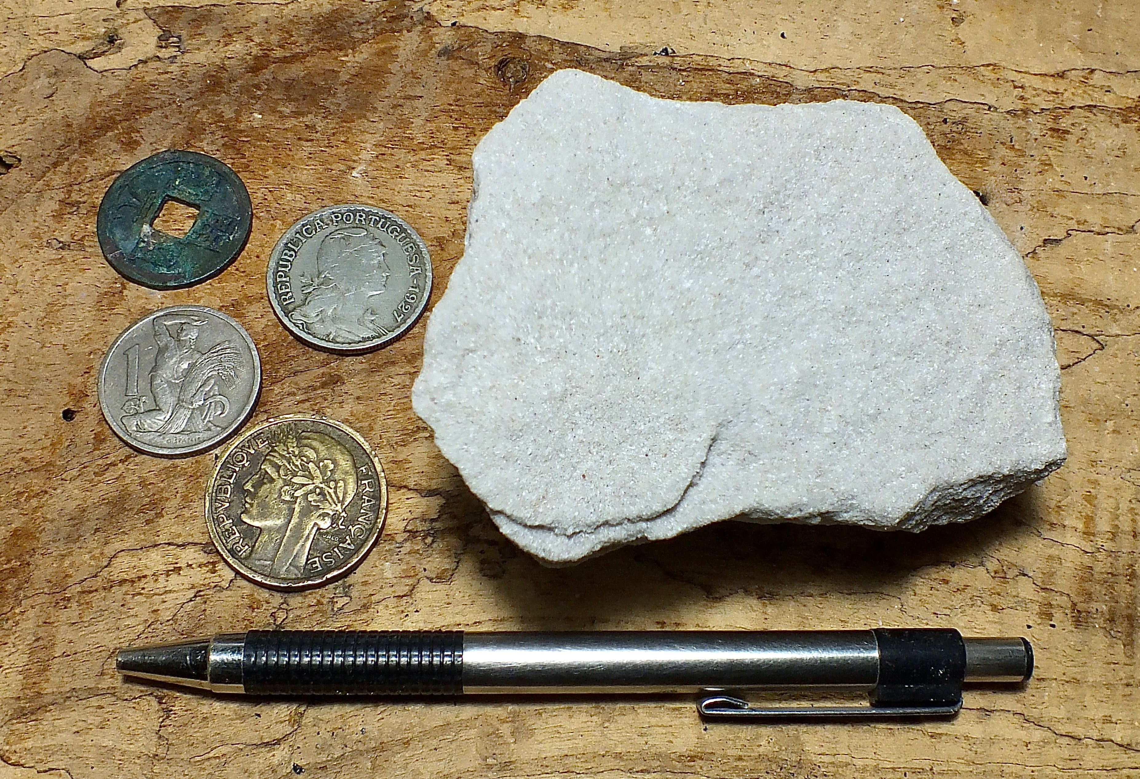 sandstone - Jurassic fine-grained white Navajo Sandstone, naturally bl ...